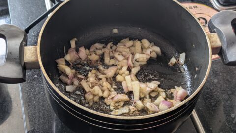 Lasaniya Batata Recipe – Gujarati Style Garlic Potatoes – TheTinyTaster